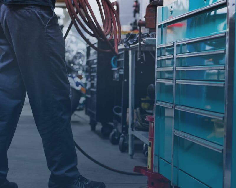 Back-car_repair_shop-25_comp | Húsgalamb